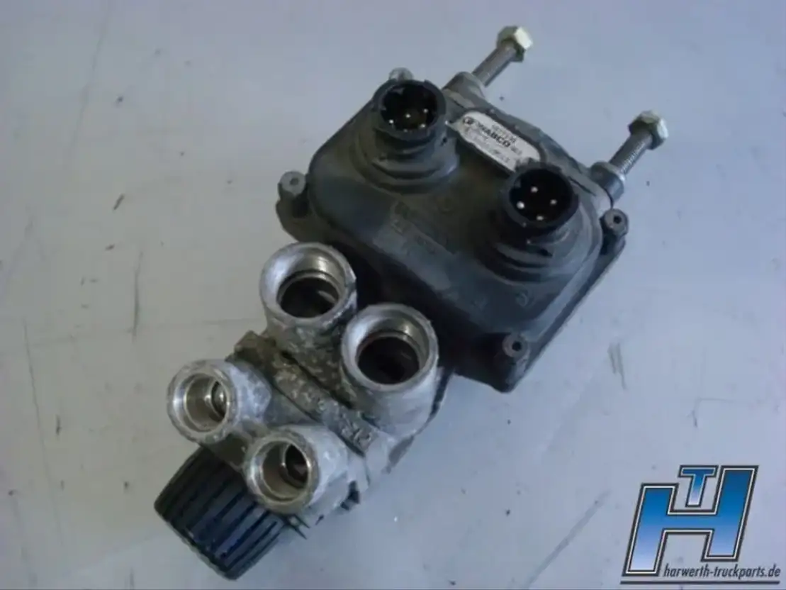 DAF Fussbremsventil 1677510 CF-XF E5 | Remsysteem vrachtwagen onderdeel ...