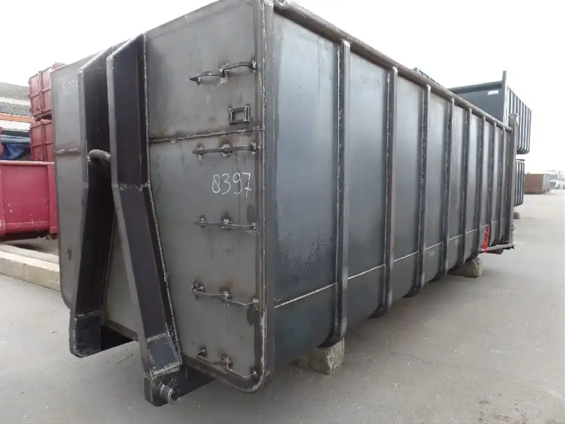 Zeecontainers kopen - gebruikt en nieuw - TrucksNL