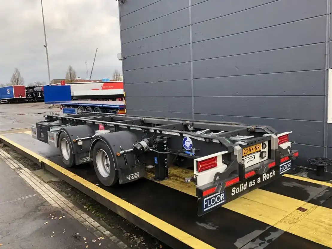 Container Chassis Aanhangers kopen - gebruikt en nieuw - TrucksNL
