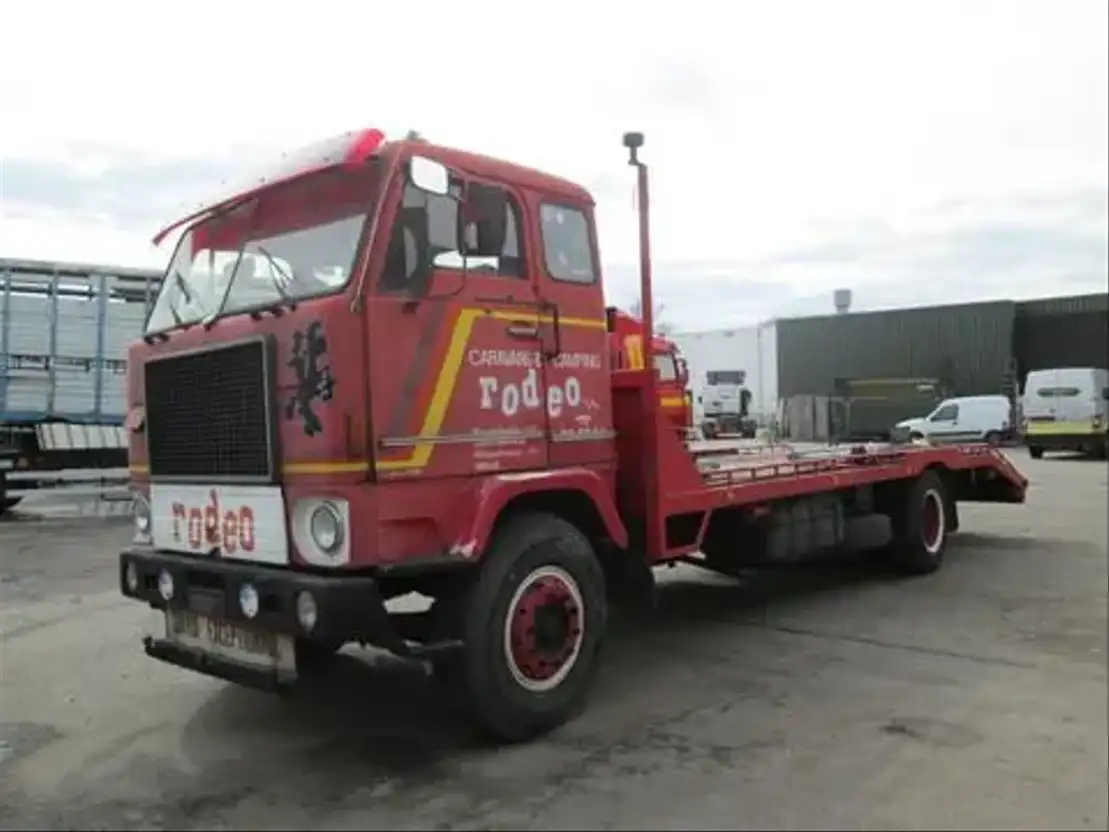 Volvo F 88 | Autotransporter vrachtwagen - TrucksNL