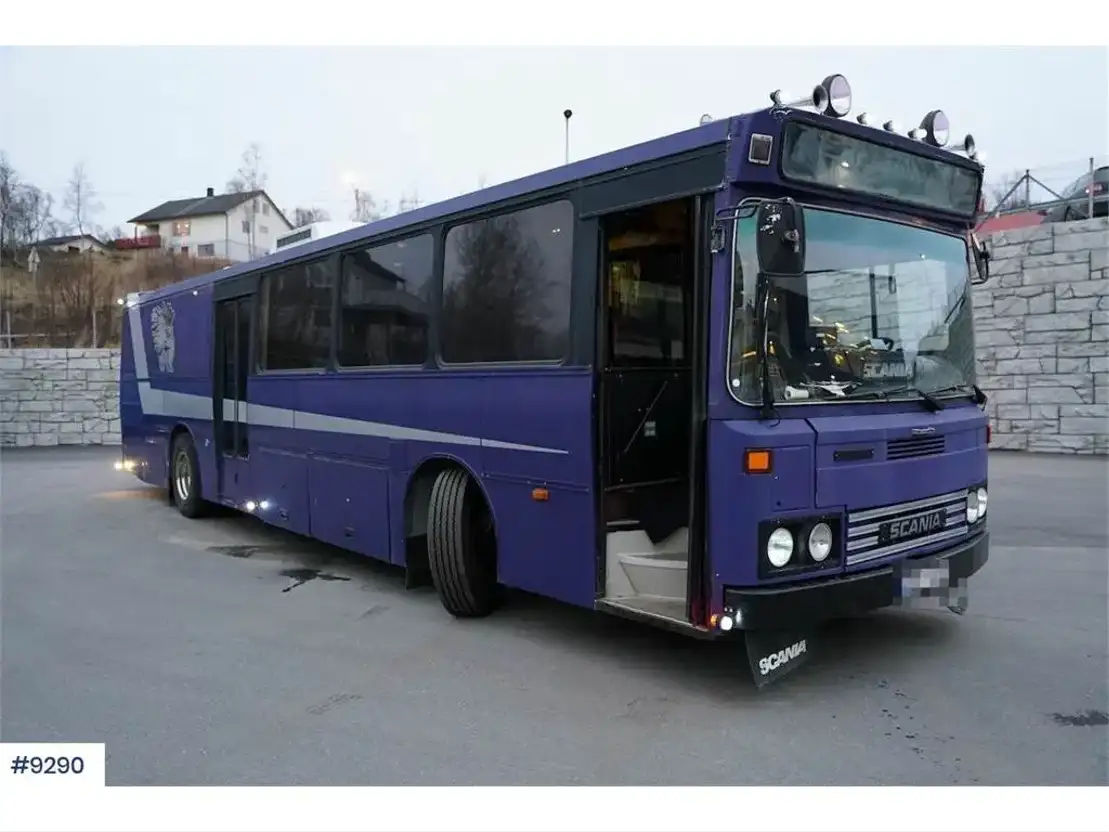 Touringcars kopen - gebruikt en nieuw - Trucks.nl