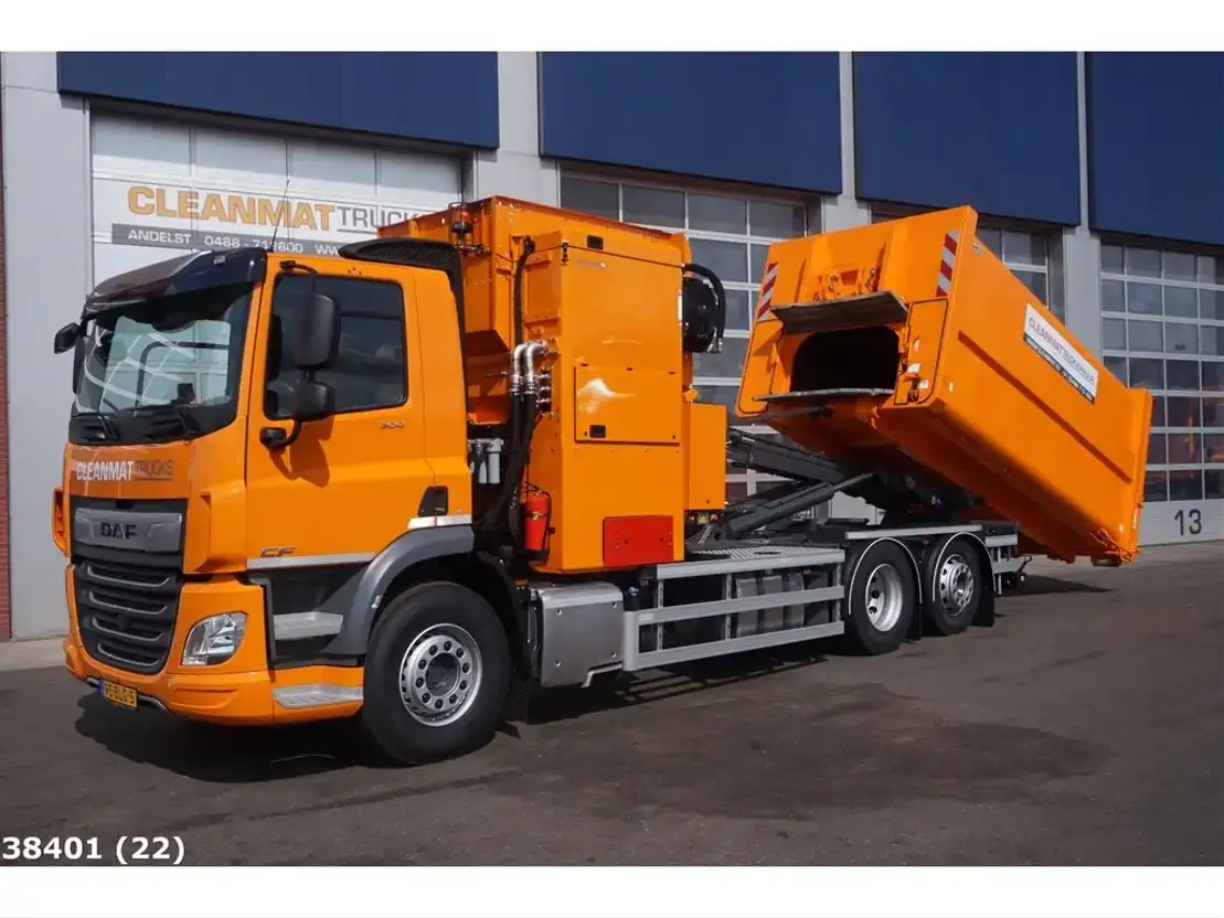 DAF CF 300 FAN Zijlader | Vuilniswagen vrachtwagen - TrucksNL