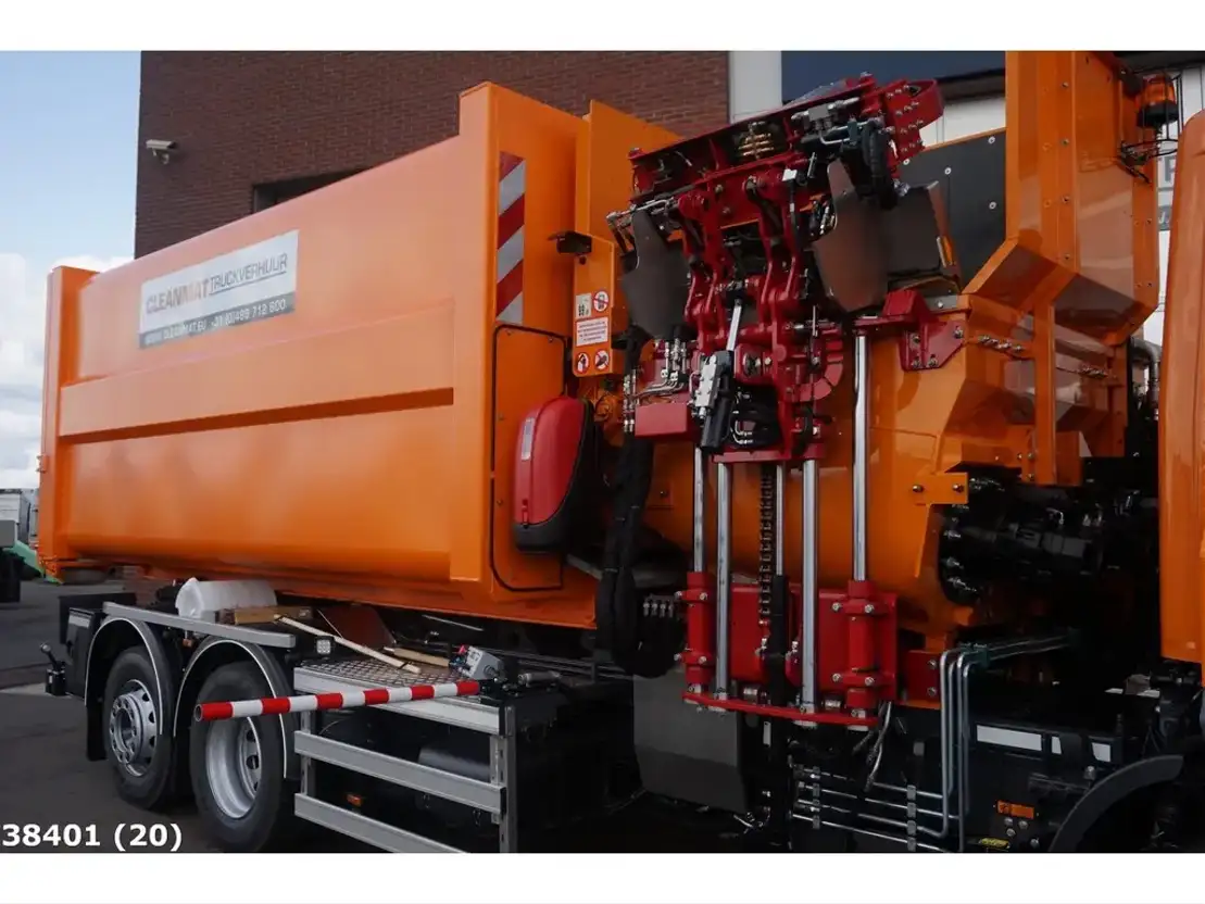 DAF CF 300 FAN Zijlader | Vuilniswagen vrachtwagen - TrucksNL