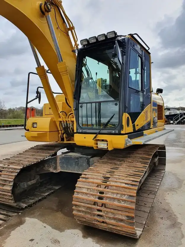 Komatsu PC170 LC-11 | Rupsgraafmachine - TrucksNL