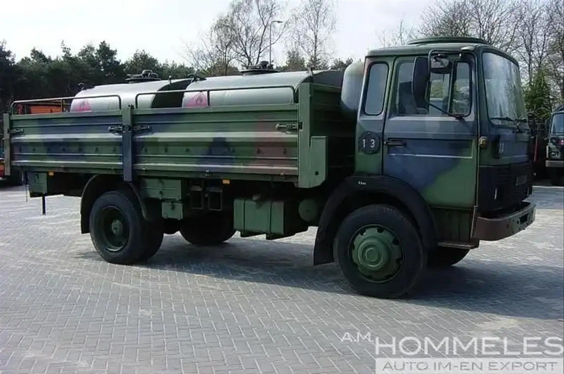 Iveco 110-17 am (4X2) | Platform vrachtwagen - TrucksNL