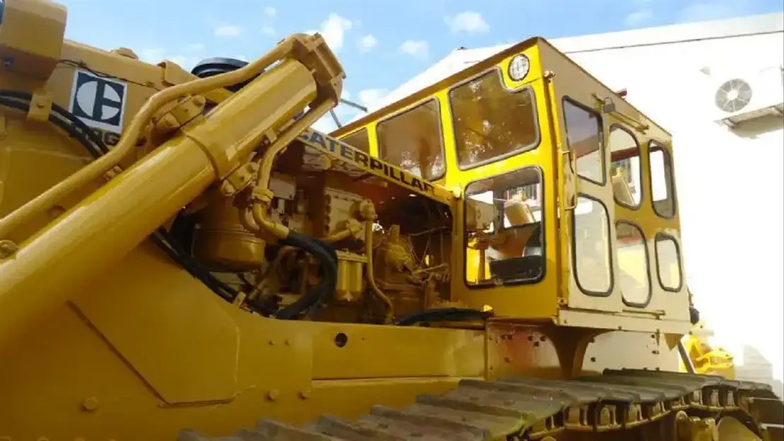 Caterpillar Caterpillar D9 G | Rupsdozers - TrucksNL