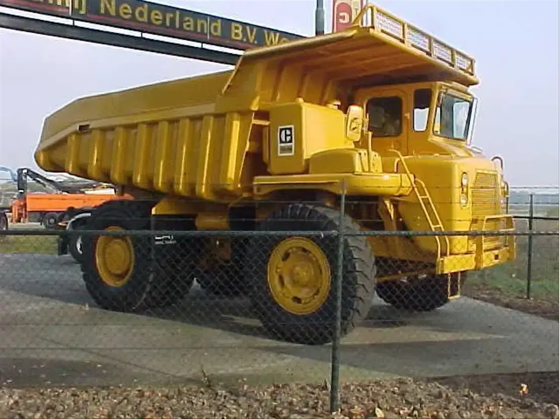 Caterpillar Rock Dumper 769B | Wieldumpers - TrucksNL