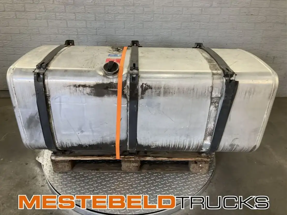 Scania Brandstoftank 700 liter | Brandstofsystemen vrachtwagen ...
