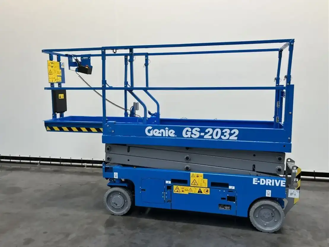 Genie GS-2032 E-Drive | Schaarhoogwerker wiel - TrucksNL