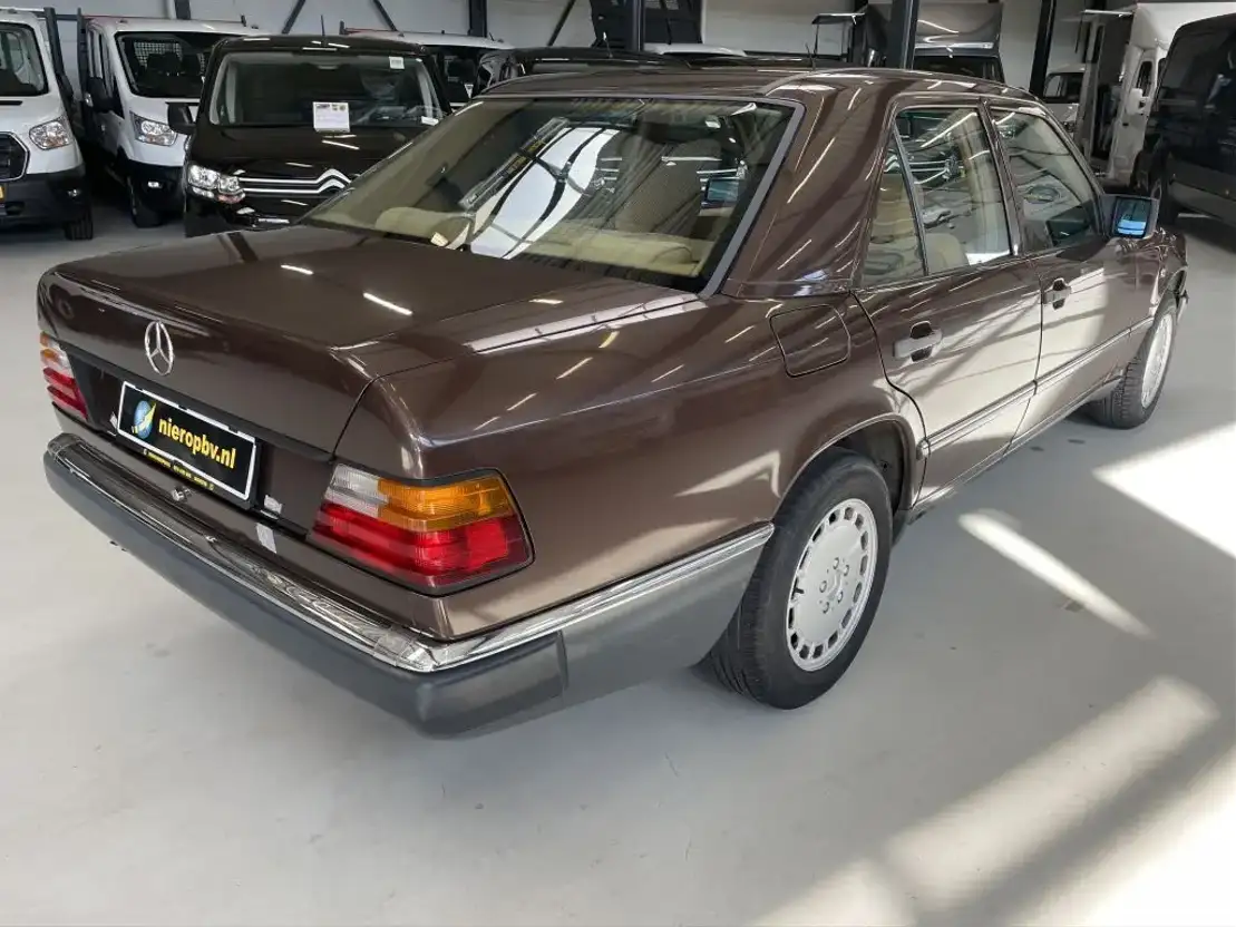 Mercedes-Benz W124 E260 Automaat Dakraam Marge | Overige personenwagens - TrucksNL