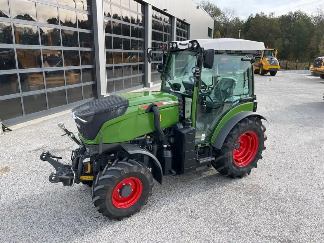 Fendt 209V Profi Vario | Standaard tractor landbouw - TrucksNL