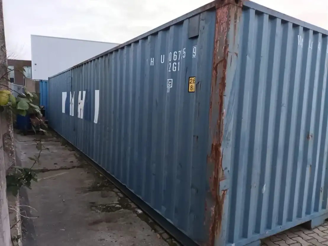 Zeecontainers kopen - 8 FT, 10 FT, 20 FT, 40 FT en 45 FT - TrucksNL