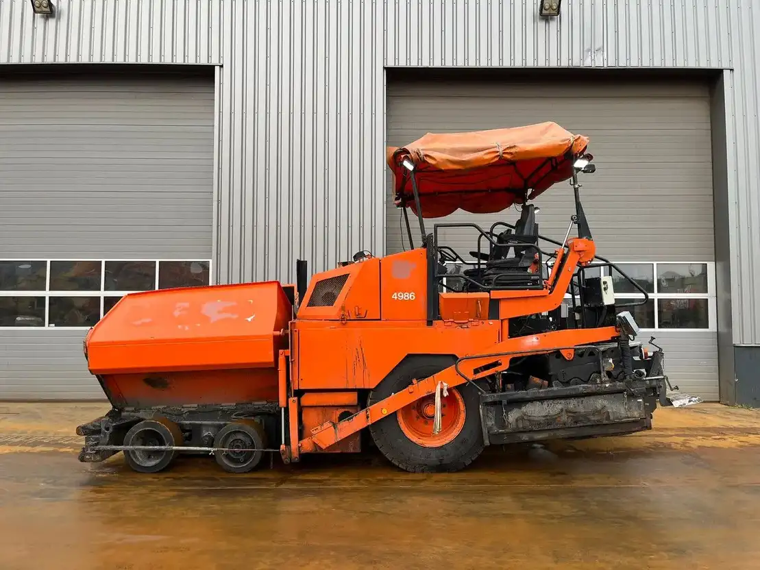 Dynapac F121-4W Wheeled Asphalt Paver | Asfalteermachine wielen - TrucksNL