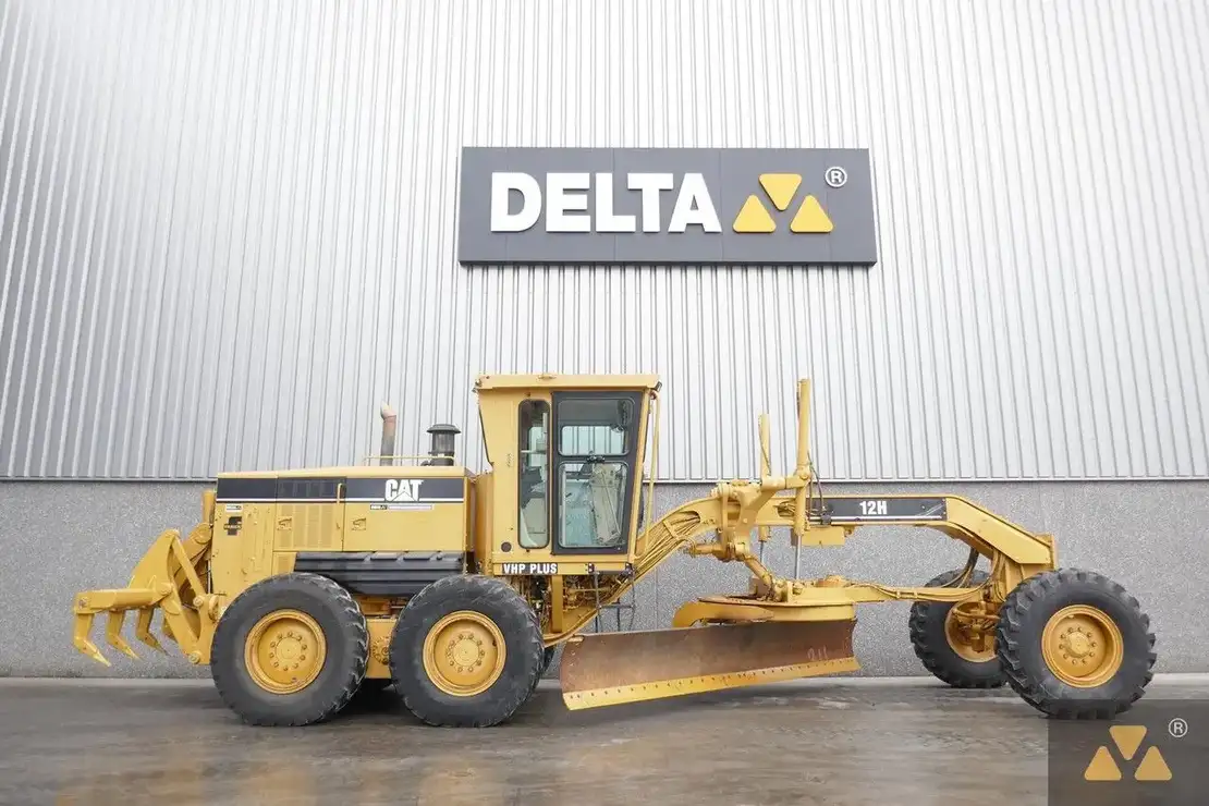 Caterpillar 12H | Grader - TrucksNL