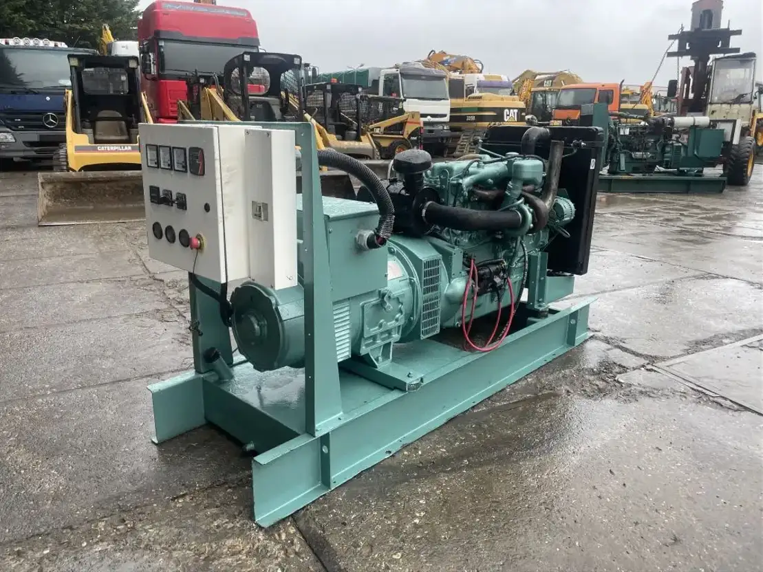 Perkins 85 KVA Generator 3 Phase | Generatoren - TrucksNL