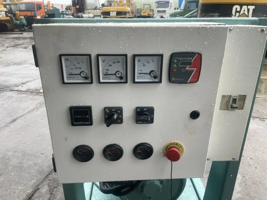 Perkins 85 KVA Generator 3 Phase | Generatoren - TrucksNL