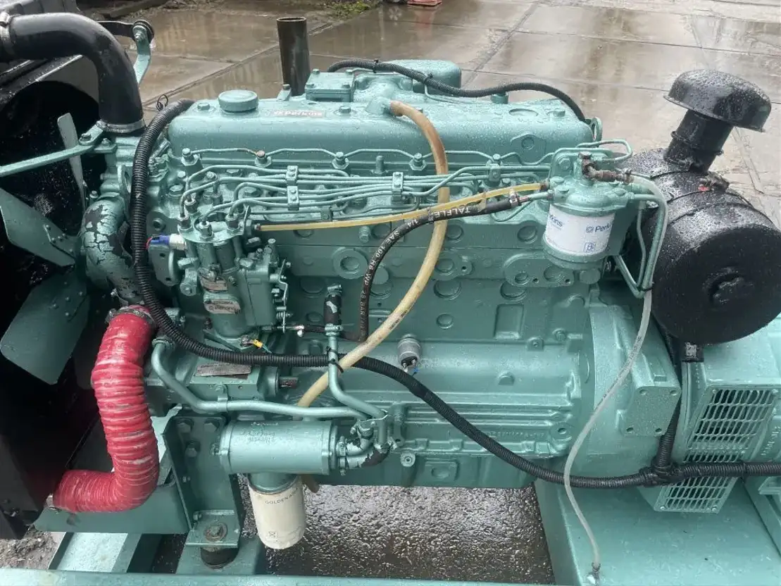 Perkins 85 KVA Generator 3 Phase | Generatoren - TrucksNL