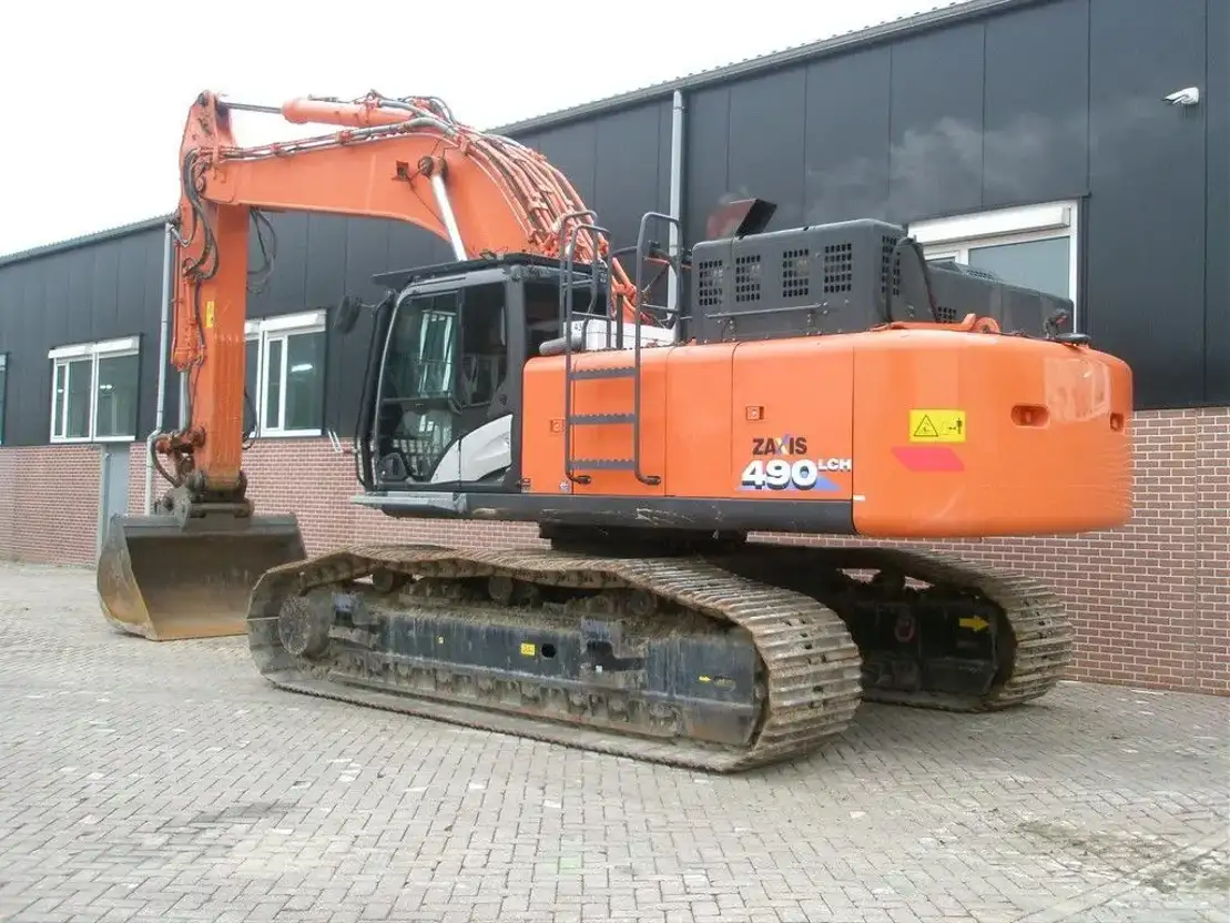 Hitachi ZX490LCH-6 | Rupsgraafmachine - TrucksNL