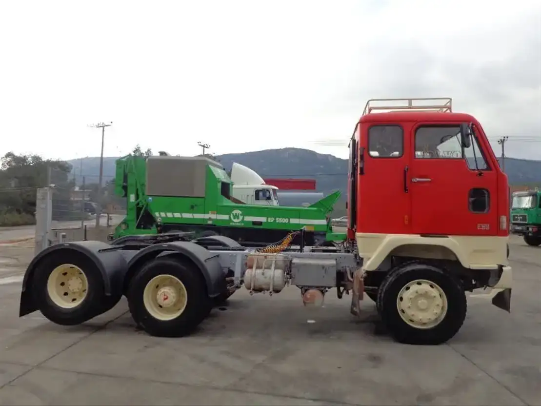 Volvo F 89 VOLVO F89 (6X2) | Standaard trekker - TrucksNL