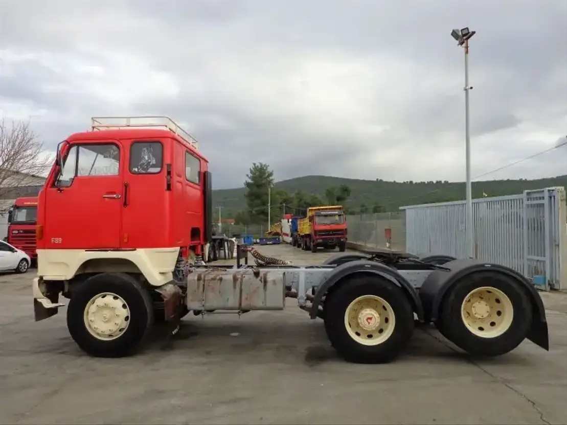 Volvo F 89 VOLVO F89 (6X2) | Standaard trekker - TrucksNL