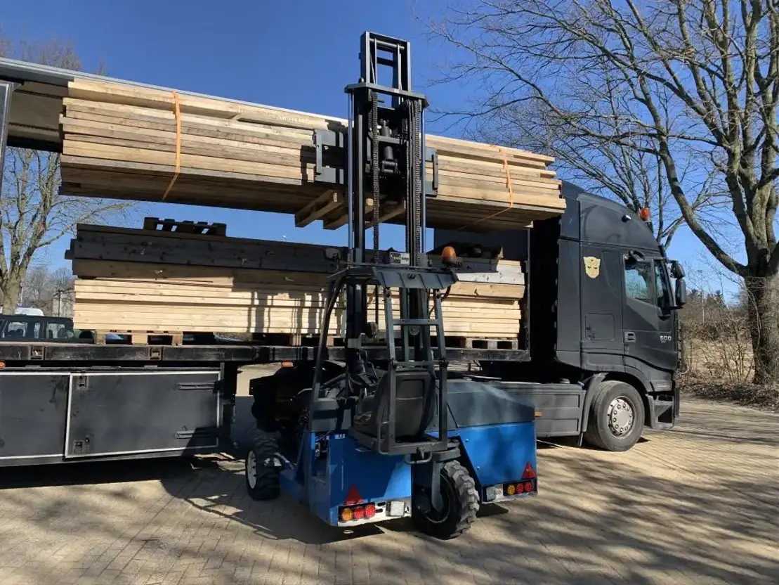 Moffet Kooiaap transport | Meeneemheftruck - TrucksNL