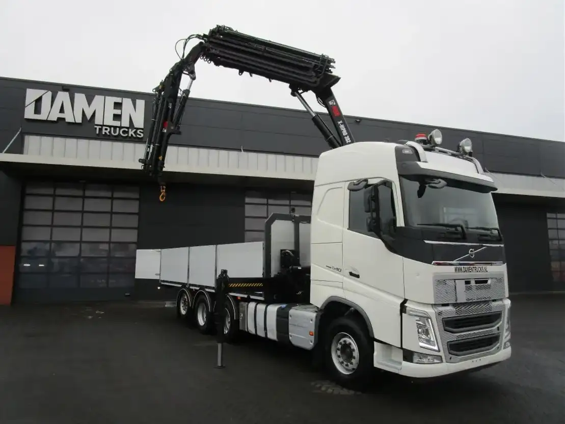 Volvo FH 540 8x4 Euro 6 HIAB 302 E-6 + JIB 45X-3 | Kraanwagen - TrucksNL