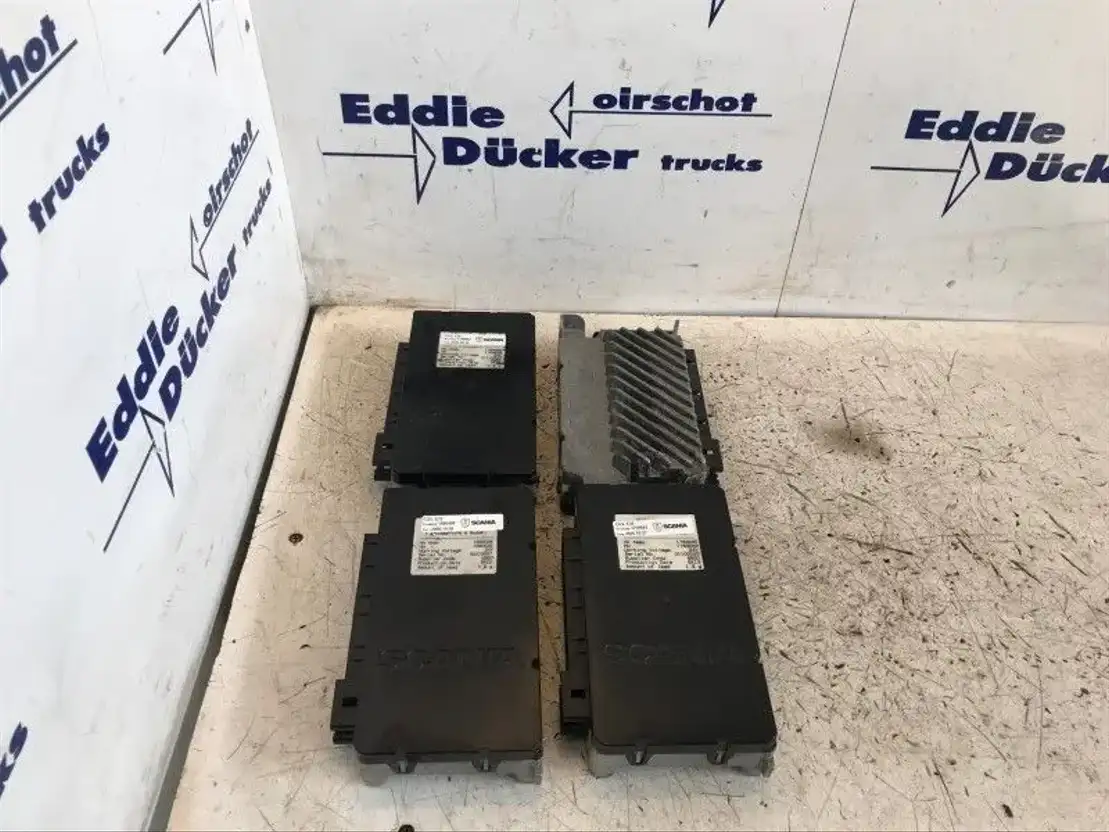 Scania 1943668-1943618 ECU VIS (E32) | Elektra vrachtwagen onderdeel - TrucksNL