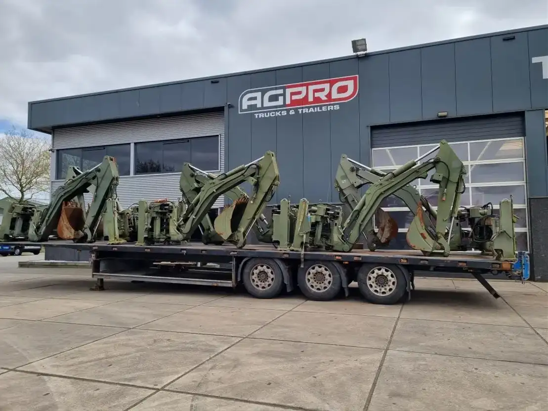 Schaeff Laadarm EX ARMY | Overige graafmachine - TrucksNL