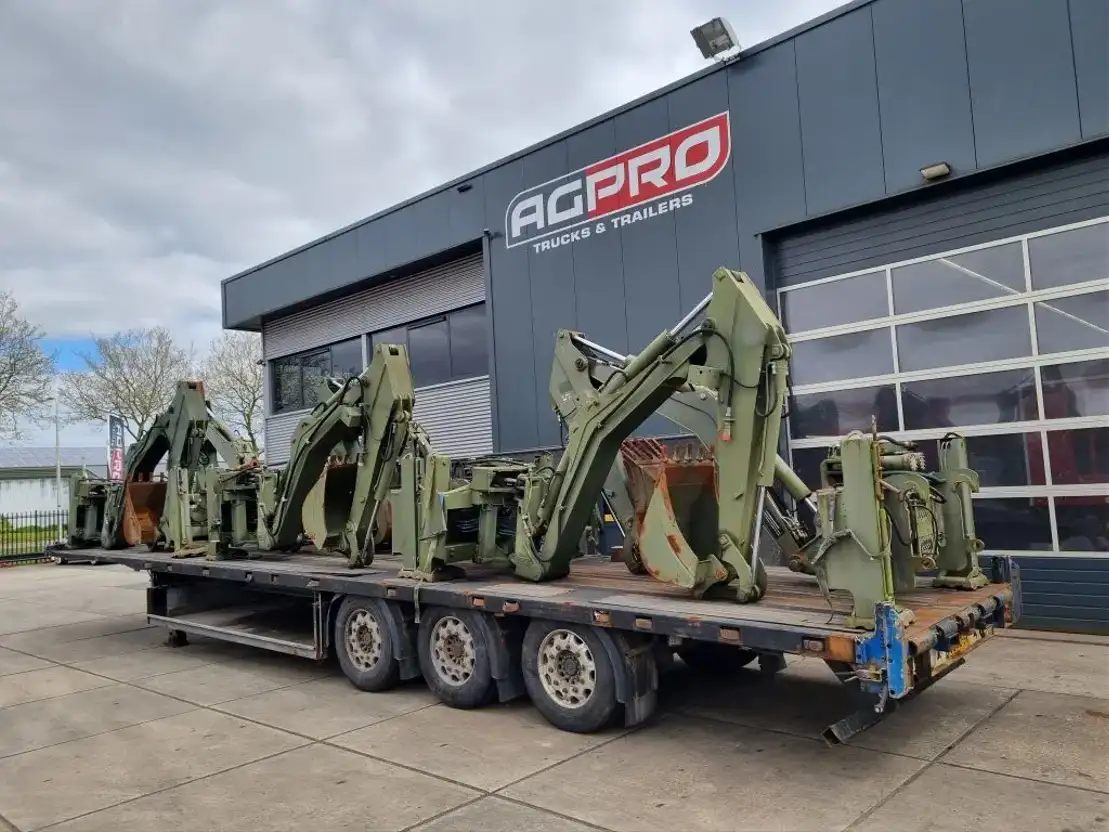 Schaeff Laadarm EX ARMY | Overige graafmachine - TrucksNL