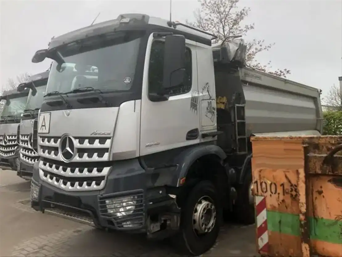 Mercedes-Benz Arocs 3243 8x4 4 Achs Muldenkipper | Kipper vrachtwagens ...
