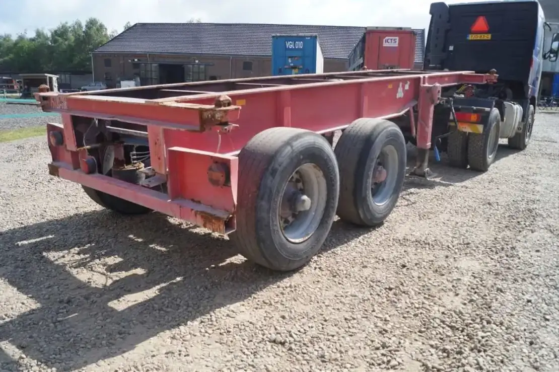 Fruehauf 2-assige oplegger | Container chassis oplegger - TrucksNL