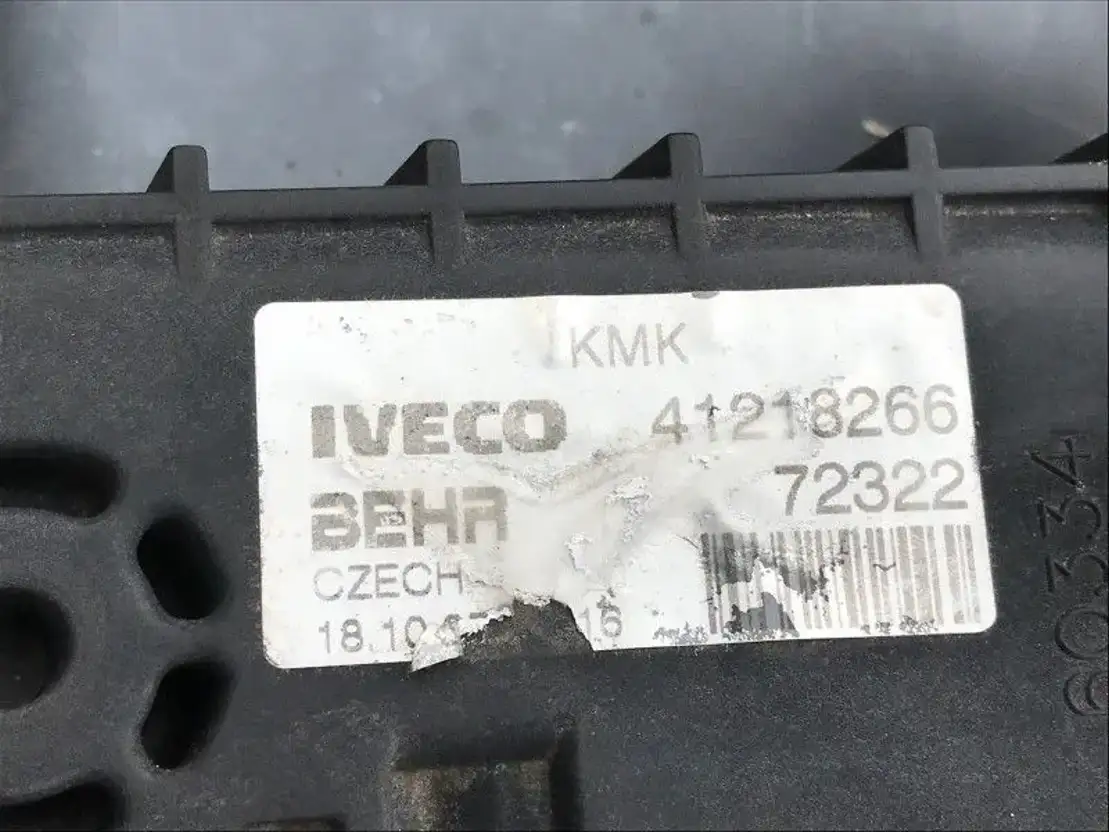 Iveco 41218266-41218267 RADIATOR+INTERCOOLER TRAKKER | Koelsysteem ...