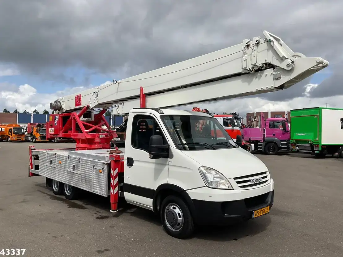 Iveco Daily 40C15 30 Meter Dachdecker Kran + Fly-Jib | Kraanwagen ...