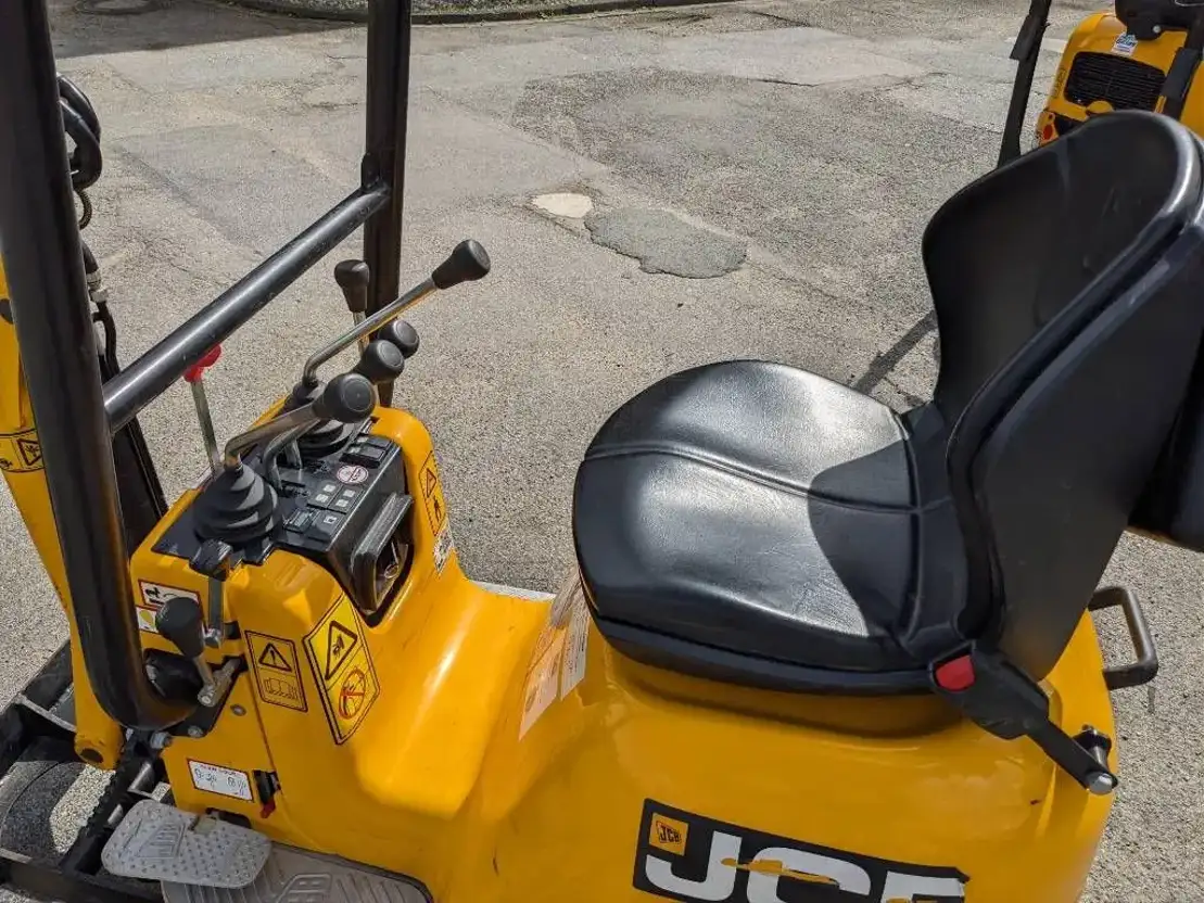 JCB 8008 CTS Mikrobagger / Minibagger | Minigraafmachine rups - TrucksNL