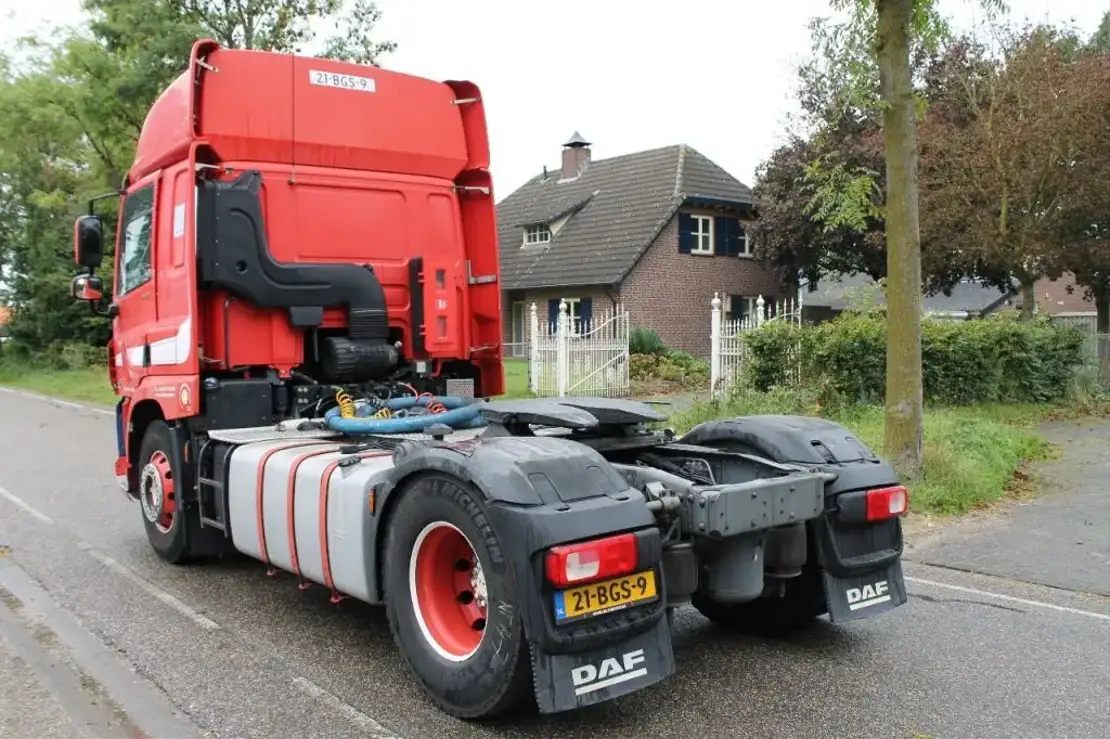 DAF CF 440 ADR Trekker Met lichte schade | Standaard trekker - TrucksNL