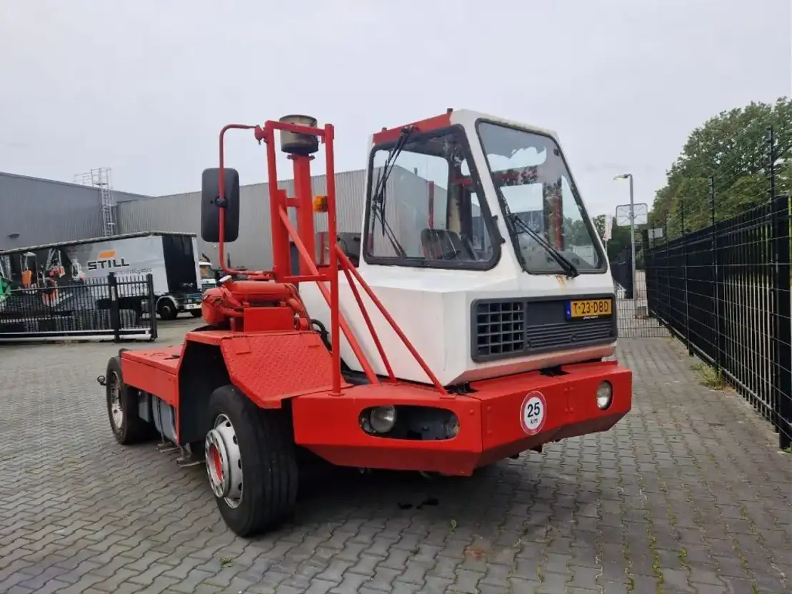 DAF 2300 | Terminal trekker - TrucksNL