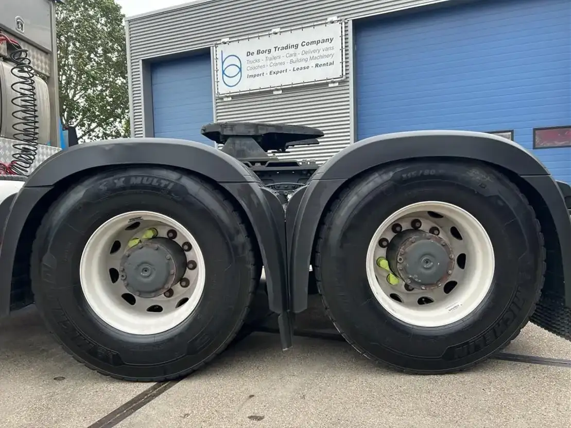 Mercedes-Benz Arocs 3363 Actros 3363 | Zware last trekker - TrucksNL
