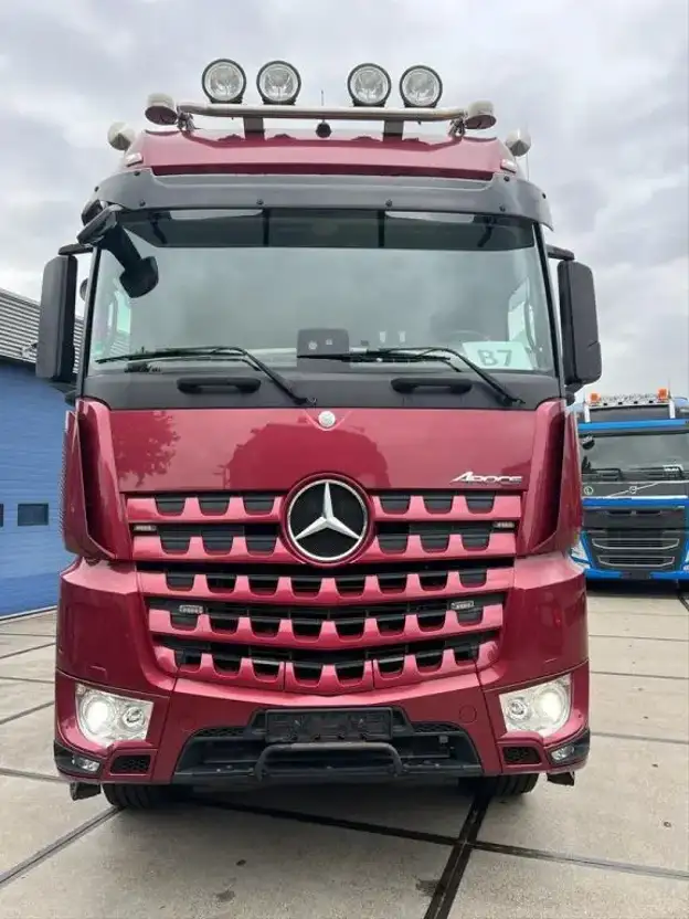 Mercedes-Benz Arocs 3363 Actros 3363 | Zware last trekker - TrucksNL