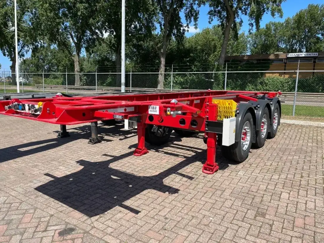 Krone 20 ft tankcontainer chassis | Container chassis oplegger - TrucksNL