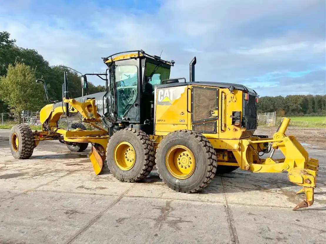Caterpillar 140M AWD - Excellent Condition / Ripper | Grader - TrucksNL