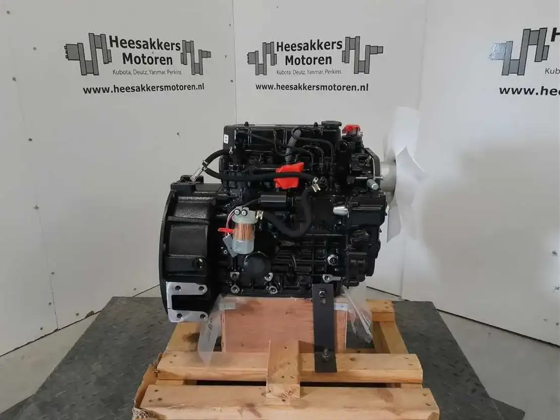 Mitsubishi L3E | Motor vrachtwagen onderdeel - TrucksNL