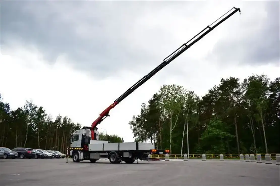 MAN TGA 18.350 4x4 FASSI 235 KRAN Cran | Kraanwagen - TrucksNL