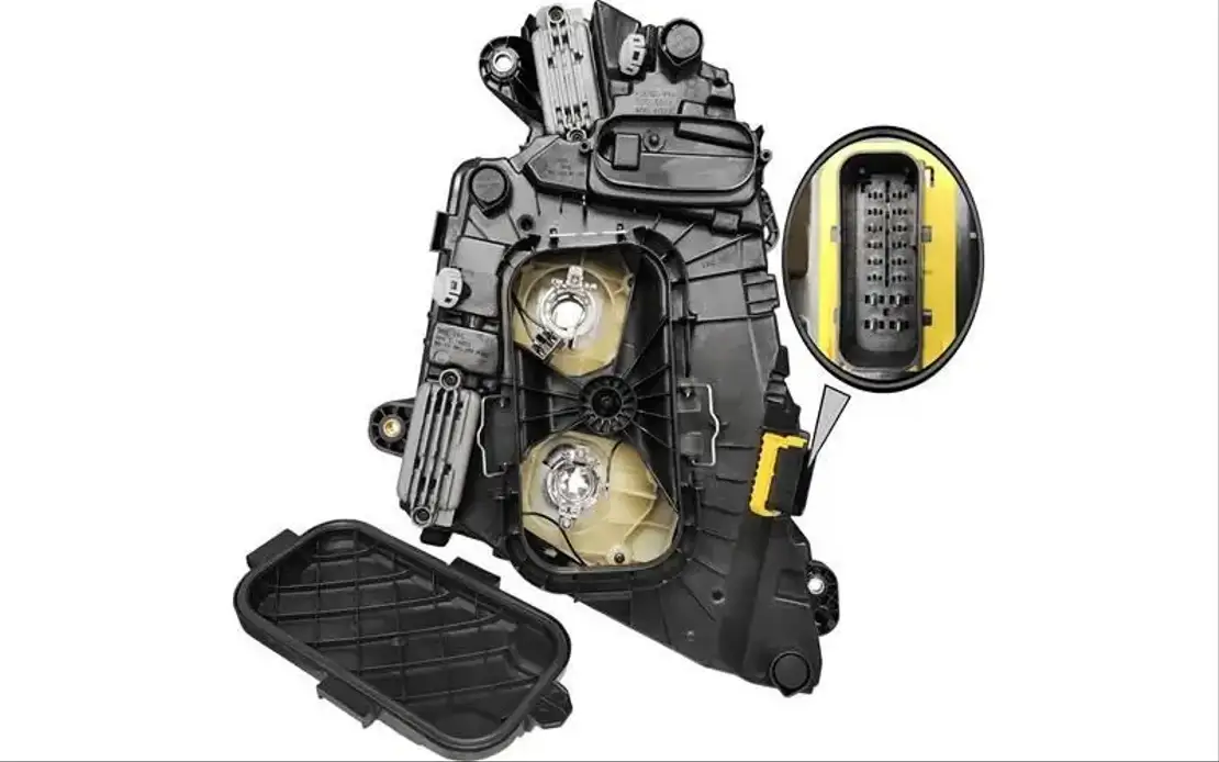 Volvo FH5 21- FRONT HEADLIGHT LEFT | Koplamp vrachtwagen onderdeel ...