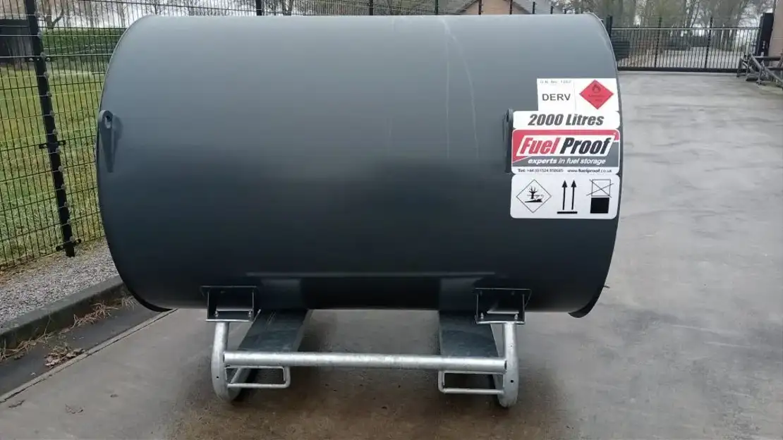 Fuelproof 2000L fuel tank New | Brandstoftank vrachtwagen onderdeel ...