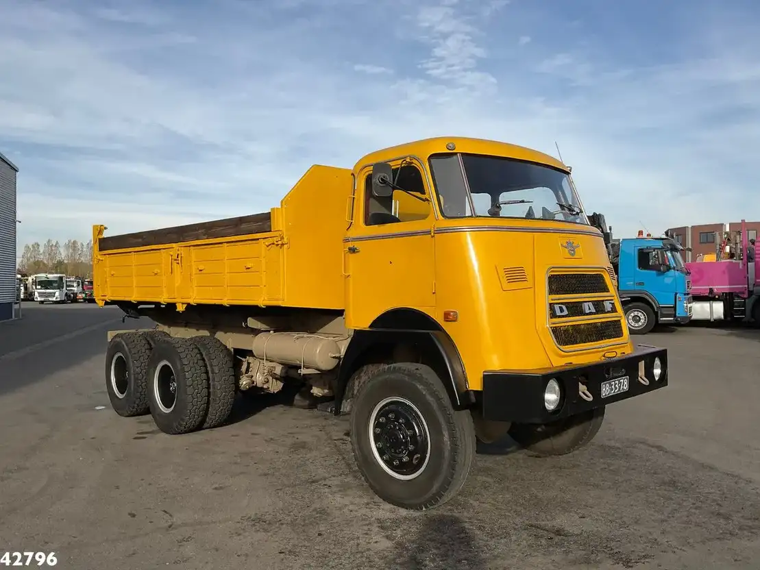 DAF 1900 AZ DS 420 6x6 Driezijdige kipper "Oldtimer" | Kipper ...