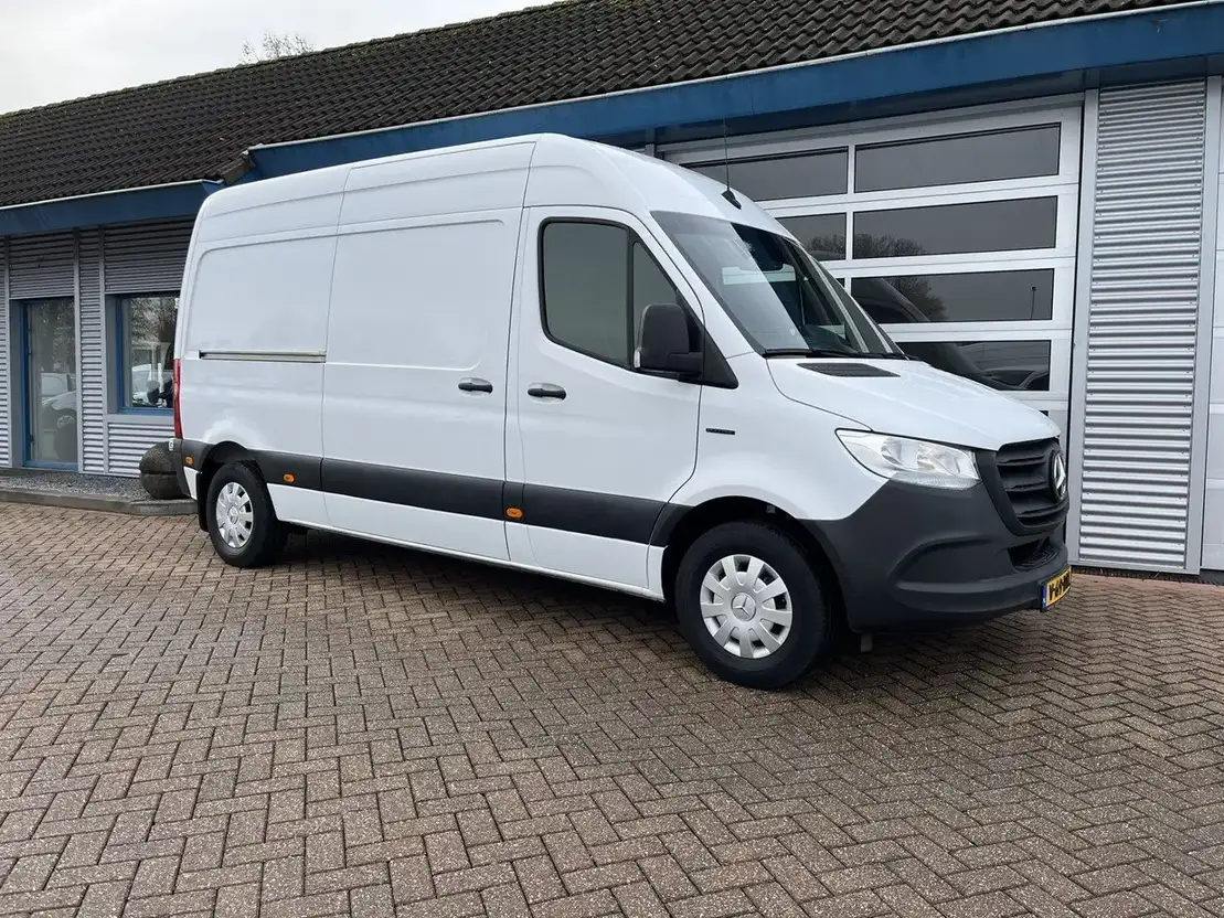 Mercedes-Benz e-Sprinter eSprinter L2H2 41 kWh | Gesloten bestelwagen ...