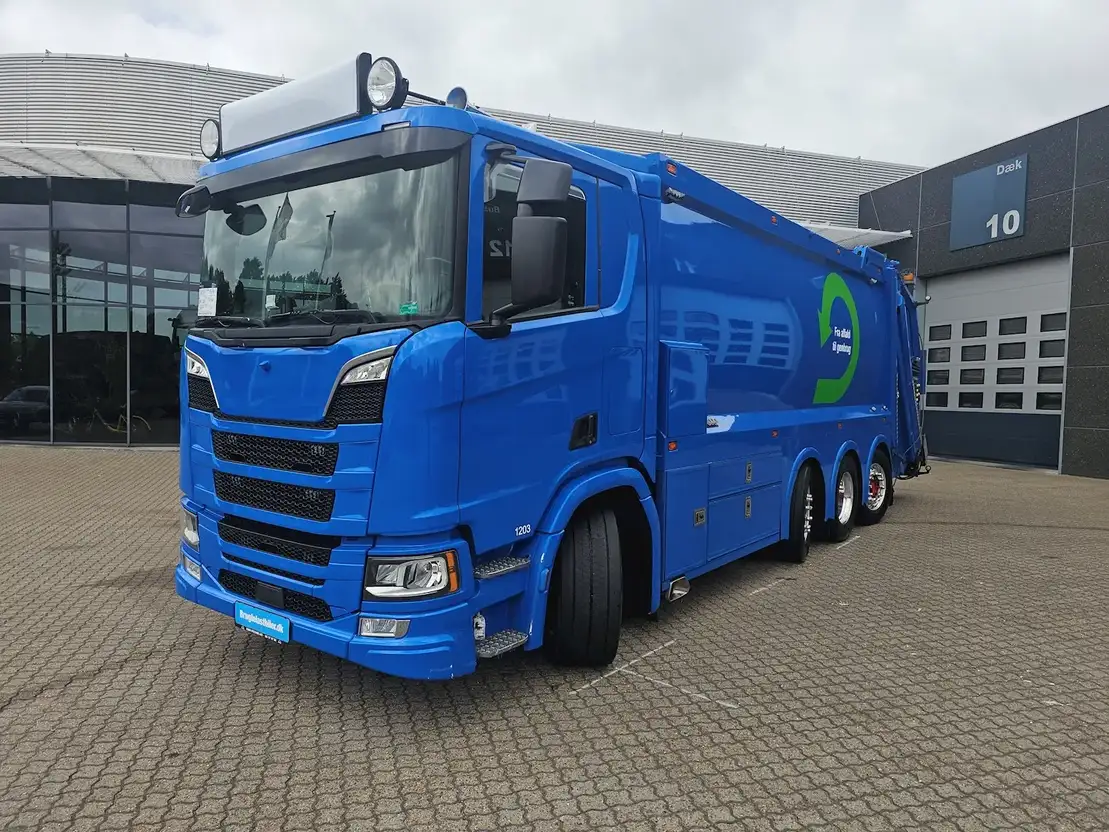 Scania R520 8x2 - TrucksNL