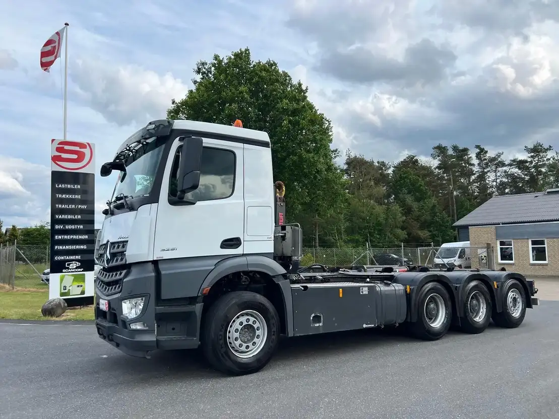 Mercedes-Benz Arocs 3251 8x4 L - TrucksNL